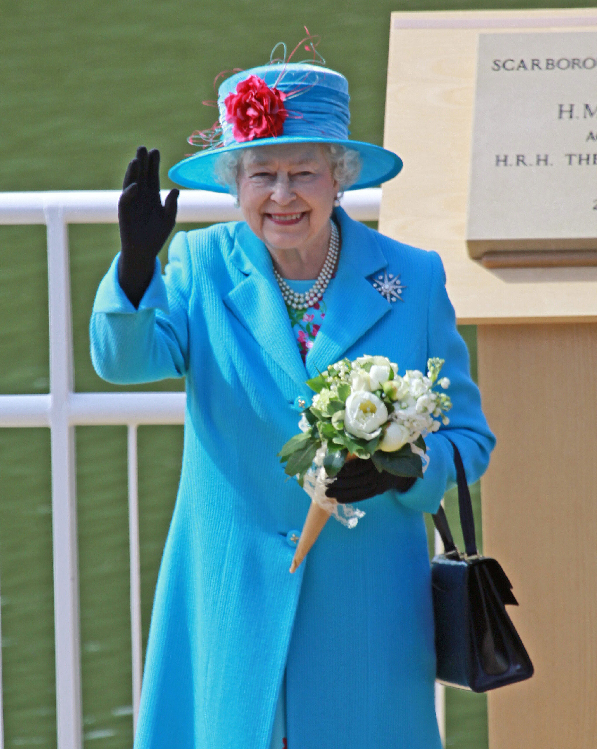 Preachers Talk About Christianity. Queen Elizabeth Went Out And Lived ...